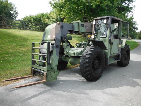 MILITARY-4X4-ROUGH-ALL-TERRAIN-FORK-LIFT2 - Surplus Military Depot